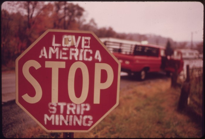 Sorry No Gas: Photos from Documerica, 1972 – 1975